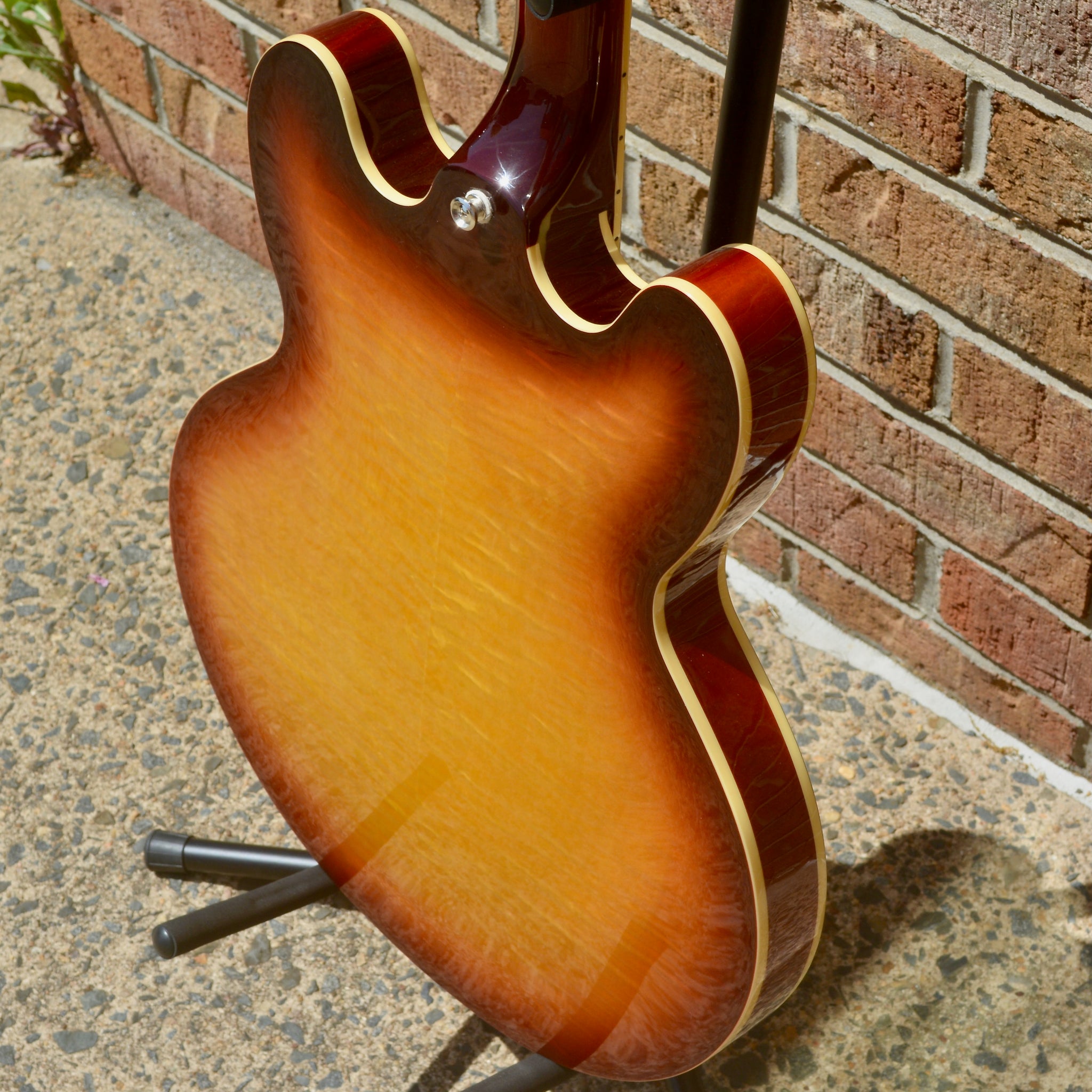 Epiphone ES-335 Figured Raspberry Tea Burst – Matt's Guitars